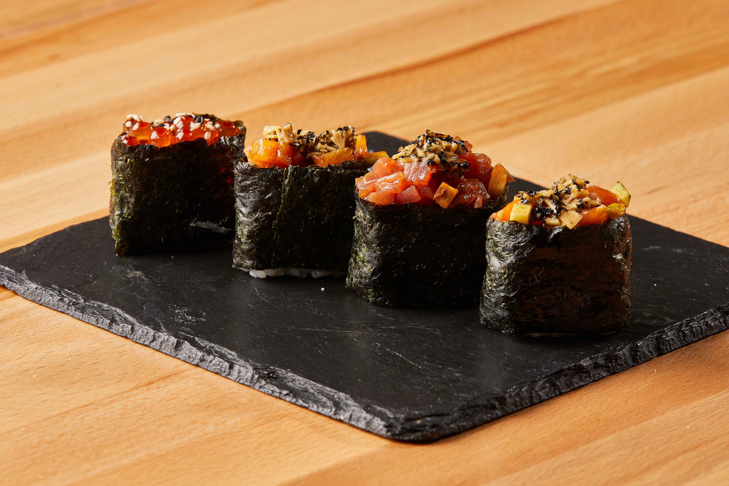 Spicy Tuna with Black Truffle Guncan - SushiRoom